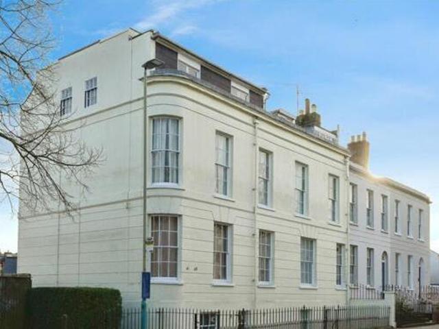 2 Bedroom Flat For Sale In Cheltenham, Gloucestershire