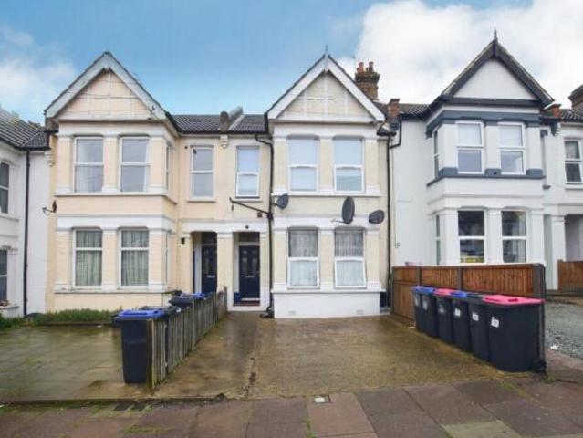 2 bedroom flat for sale in Cheltenham Road, Southend on Sea, Essex, SS1 2SB, SS1