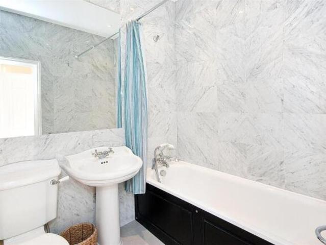 2 bedroom flat for sale in CHENISTON GARDENS, London, W8