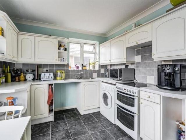 2 bedroom flat for sale in Chesham Close, Goring by Sea, Worthing, West Sussex, BN12