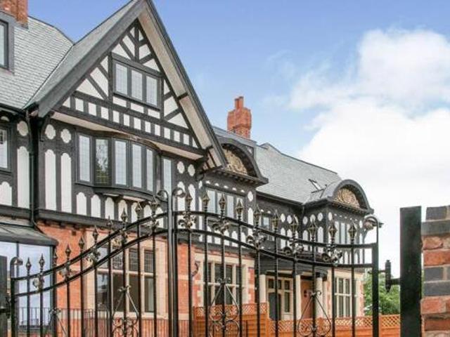 2 Bedroom Flat For Sale In Chester, Cheshire