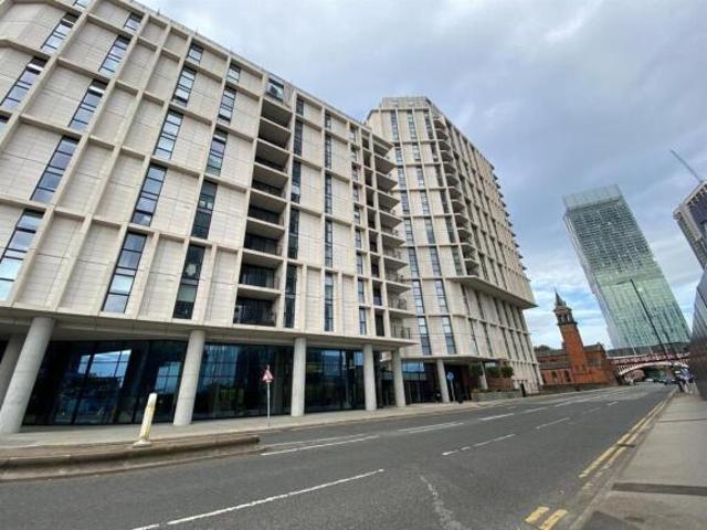 2 bedroom flat for sale in Chester Road, Manchester, M15