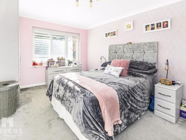 2 bedroom flat for sale in Christchurch Road, Bournemouth, BH1 3, BH1