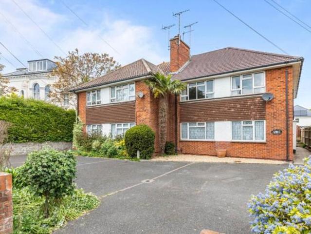 2 bedroom flat for sale in Church Walk, Worthing, BN11