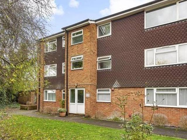 2 bedroom flat for sale in Cippenham Slough Berkshire SL1 SL1
