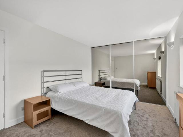 2 bedroom flat for sale in City Harbour, 8 Selsdon Way, E14
