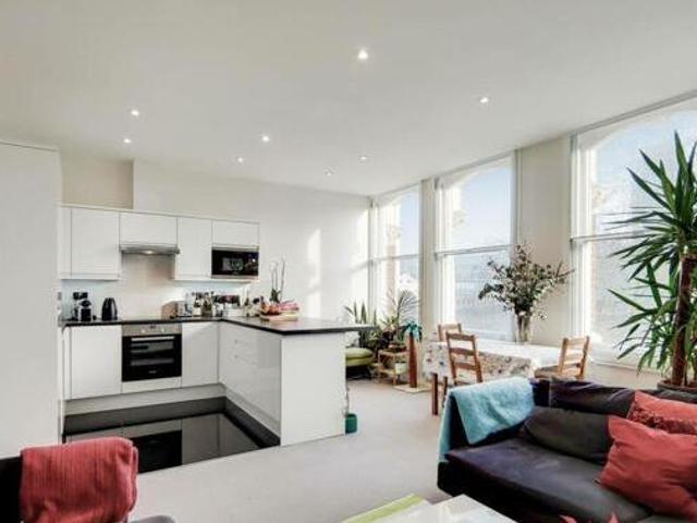 2 Bedroom Flat For Sale In City, London
