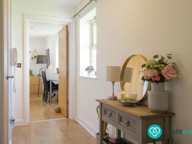 2 bedroom flat for sale in City View, 28 Holywell Heights, Sheffield, S4 8AG, S4