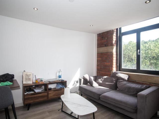 2 bedroom flat for sale in Conditioning House, Cape Street, Bradford, BD1