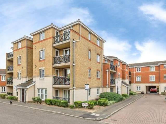 2 bedroom flat for sale in Collier Way, Southend on Sea, Essex, SS1