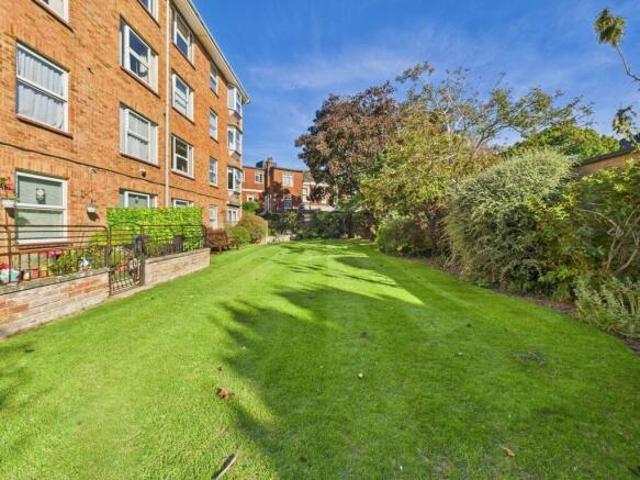 2 bedroom flat for sale in Corville Court, 29, Shelley Road, Worthing, BN11 4DF, BN11