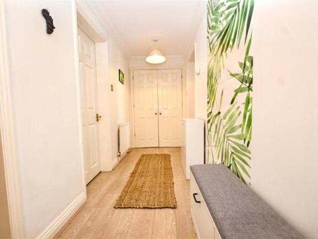 2 bedroom flat for sale in Cornfield Terrace, Eastbourne, BN21