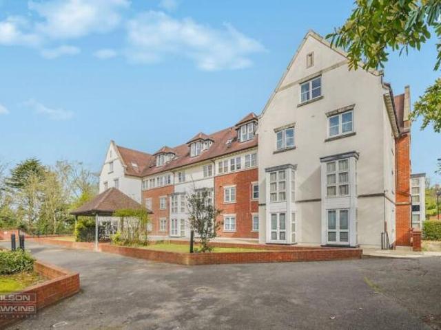 2 bedroom flat for sale in Cottage Close, Harrow on The Hill, HA2