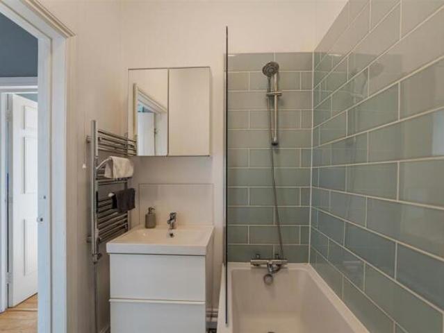 2 bedroom flat for sale in Cotham Road, Bristol, BS6