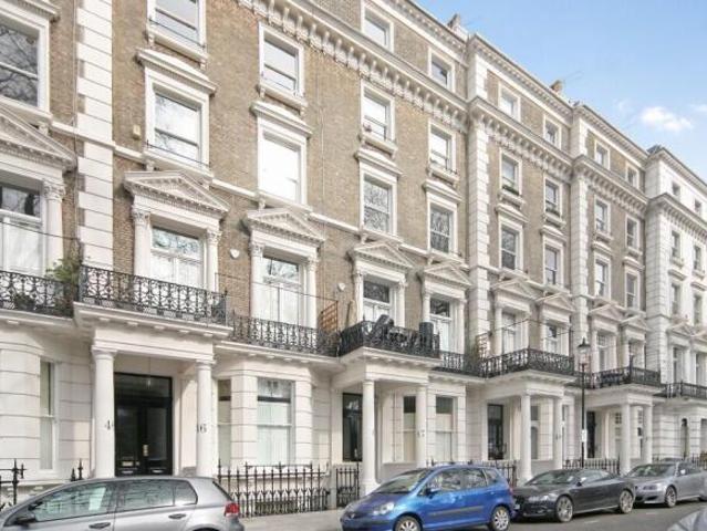 2 bedroom flat for sale in Courtfield Gardens, London, SW5