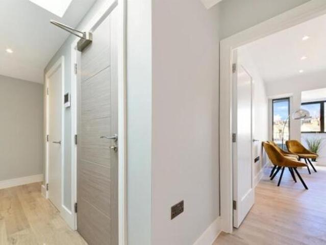 2 bedroom flat for sale in Cowdrey Road, London, SW19