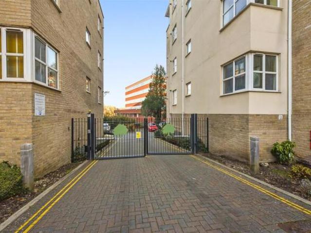 2 bedroom flat for sale in Coxford Road, Southampton, SO16