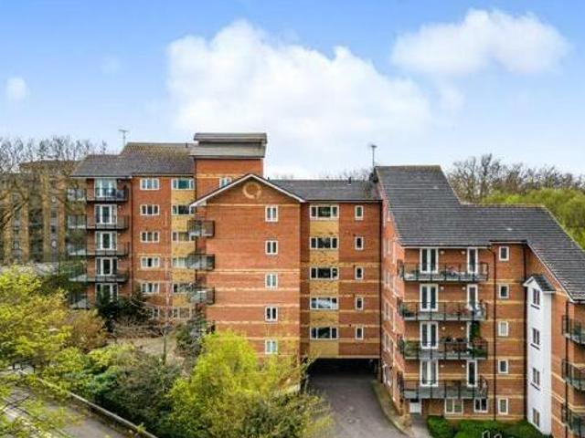 2 Bedroom Flat For Sale In Close To River