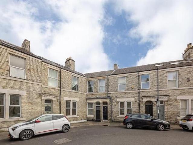2 bedroom flat for sale in Clayton Park Square, Jesmond, Newcastle upon Tyne, NE2