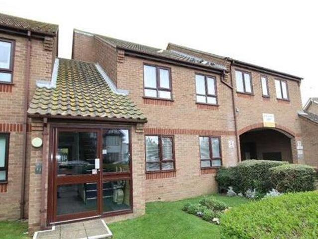 2 Bedroom Flat For Sale In Clacton On Sea