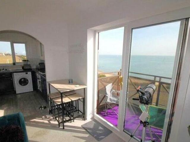 2 Bedroom Flat For Sale In Clacton On Sea