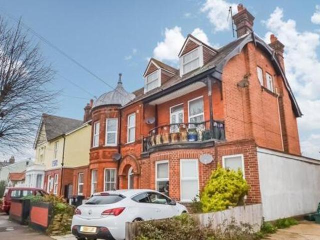 2 Bedroom Flat For Sale In Clacton on sea, Essex