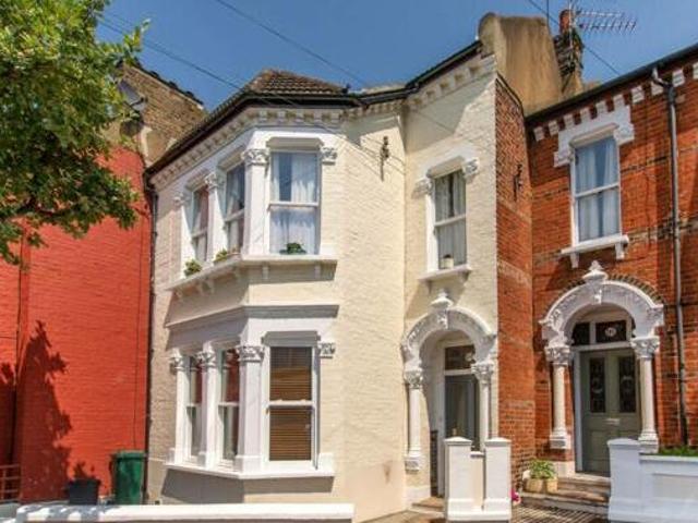 2 Bedroom Flat For Sale In Clapham Common North Side, London