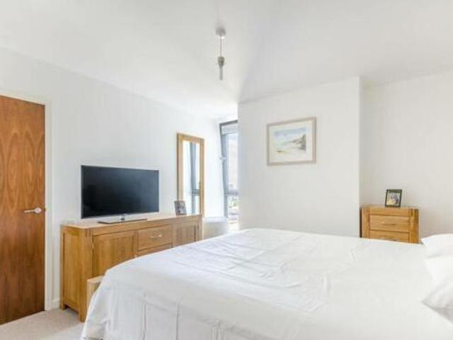 2 Bedroom Flat For Sale In Clapham Junction, London