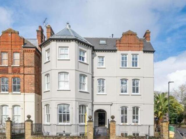2 Bedroom Flat For Sale In Clapham, London