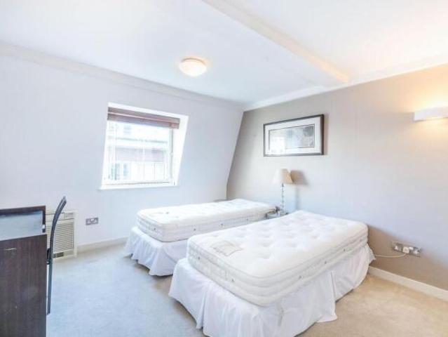 2 bedroom flat for sale in Clarges Street, Mayfair, London, W1J