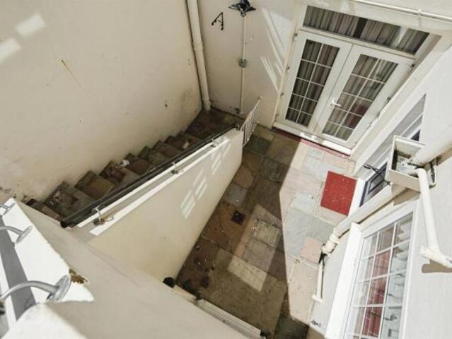 2 bedroom flat for sale in Clarence Square, Brighton, BN1