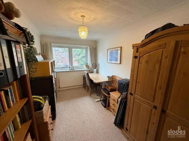 2 bedroom flat for sale in Clarendon Road, Westbourne, Bournemouth, BH4