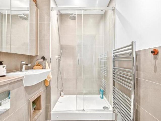 2 bedroom flat for sale in Clarkson Crescent, Walthamstow, London, E17