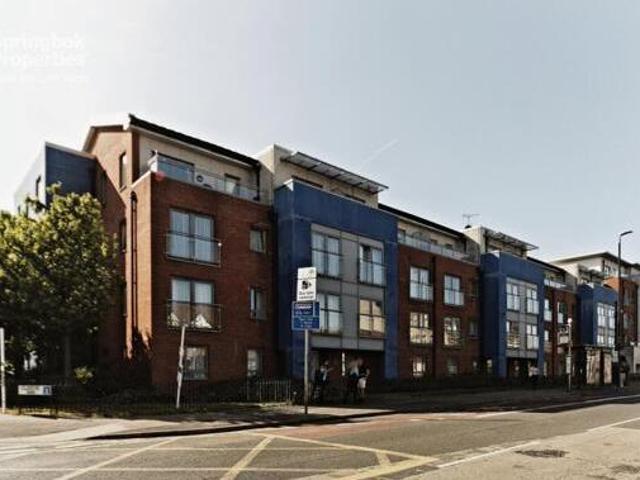 2 Bedroom Flat For Sale In Cleeve Way, Sutton