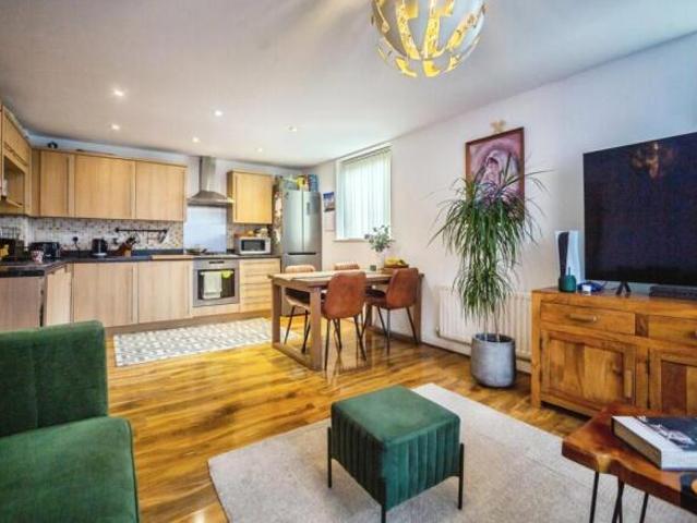2 bedroom flat for sale in Clifford Way, Maidstone, Kent, ME16