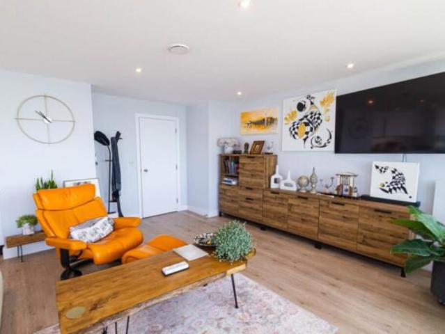 2 bedroom flat for sale in Clifftown Shore, SS1