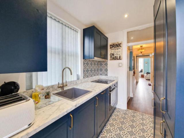 2 bedroom flat for sale in Clifftown Parade, Southend On Sea, SS1