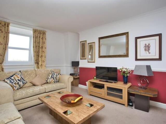 2 bedroom flat for sale in Clifton Gardens, Folkestone, Kent, CT20