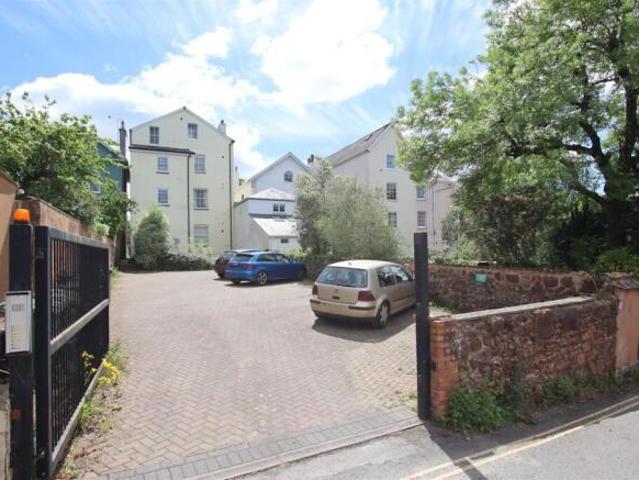 2 bedroom flat for sale in Clifton Hill, Exeter, EX1