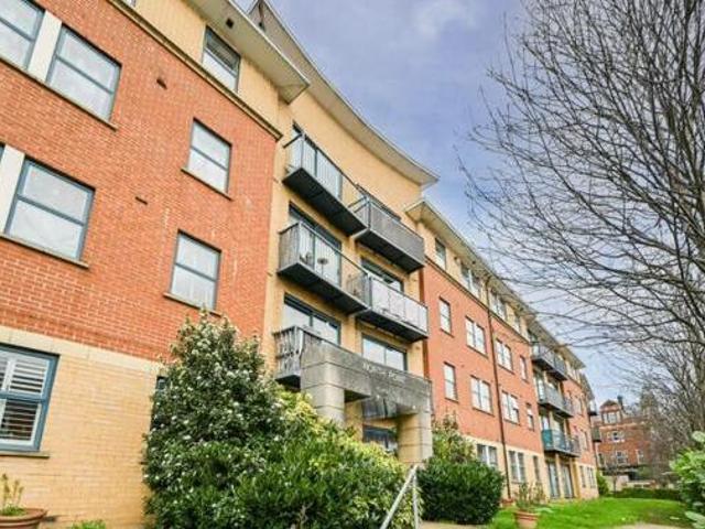 2 Bedroom Flat For Sale In Crouch End, London