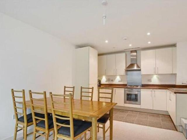 2 Bedroom Flat For Sale In Croydon, London