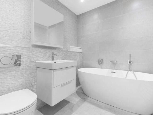 2 bedroom flat for sale in Croftbank Crescent, Bothwell, Glasgow, South Lanarkshire, G71