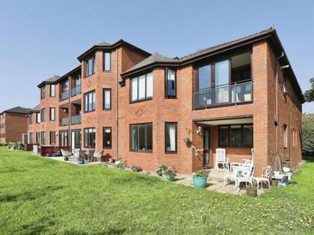 2 Bedroom Flat For Sale In Crosby, Liverpool