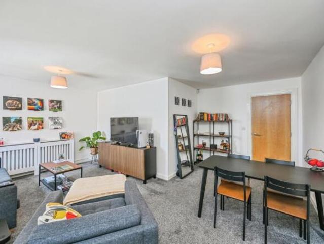 2 bedroom flat for sale in Crosby Road North, Liverpool, Merseyside, L22