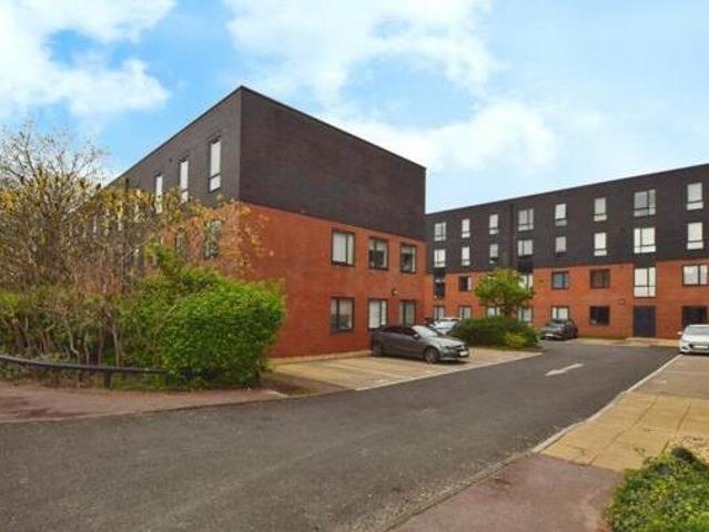 2 Bedroom Flat For Sale In Crossford Court, Dane Road