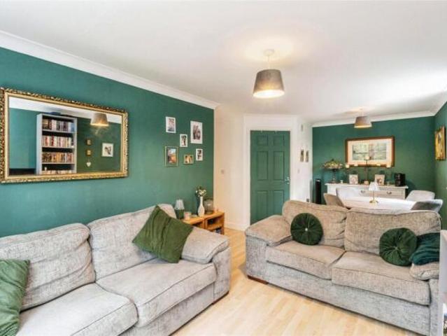 2 bedroom flat for sale in Crossland Mews, Lymm, Cheshire, WA13