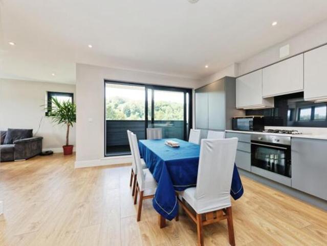 2 bedroom flat for sale in Crabble Hill, Dover, Kent, CT17