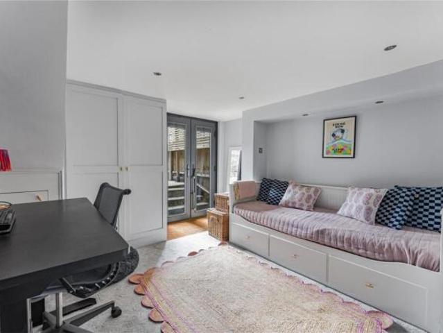 2 bedroom flat for sale in Cranbury Road, Fulham, SW6
