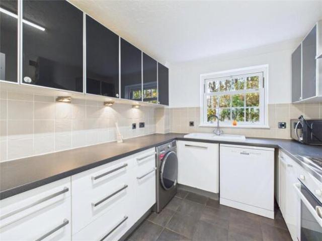 2 bedroom flat for sale in Cranley Manor, Cranley Road, Guildford, Surrey, GU1