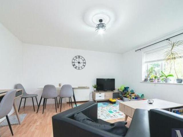 2 Bedroom Flat For Sale In Cricklewood
